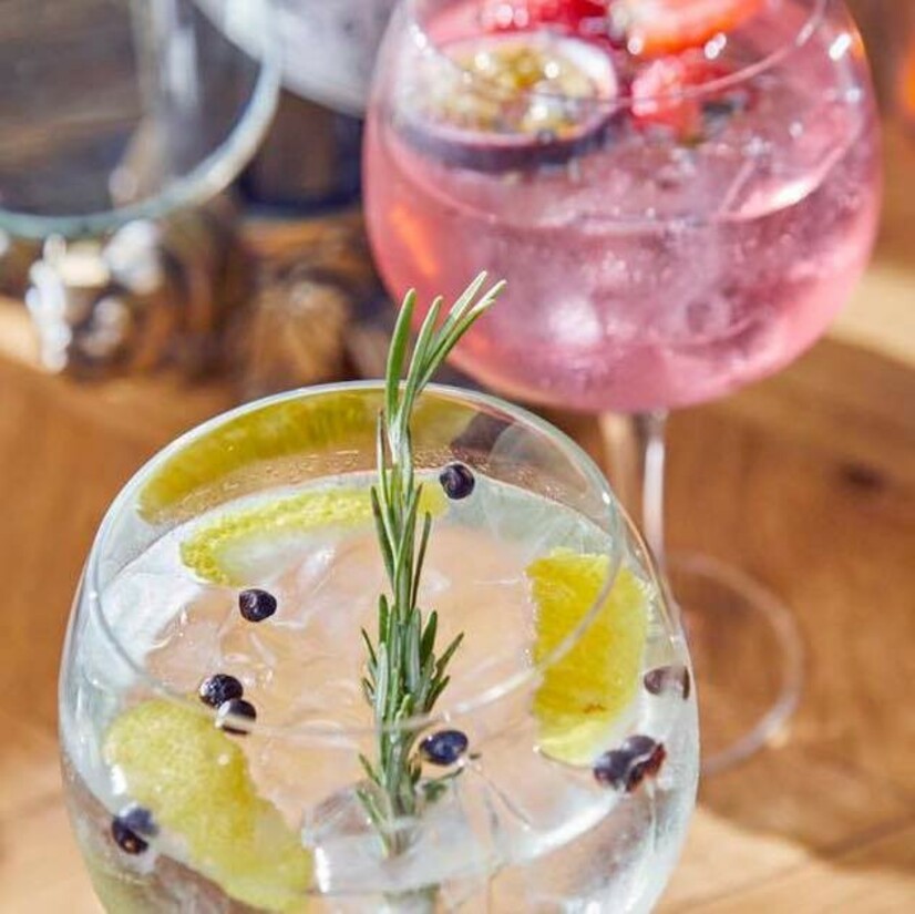 Op naar het terras: 14x de zomer vieren met cocktails in de zon - De ...