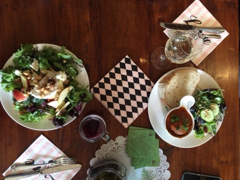 Lunchtijd: hier ga je heen met je collega’s - De Buik van Rotterdam