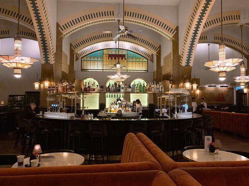 Café Americain - De Buik van Amsterdam