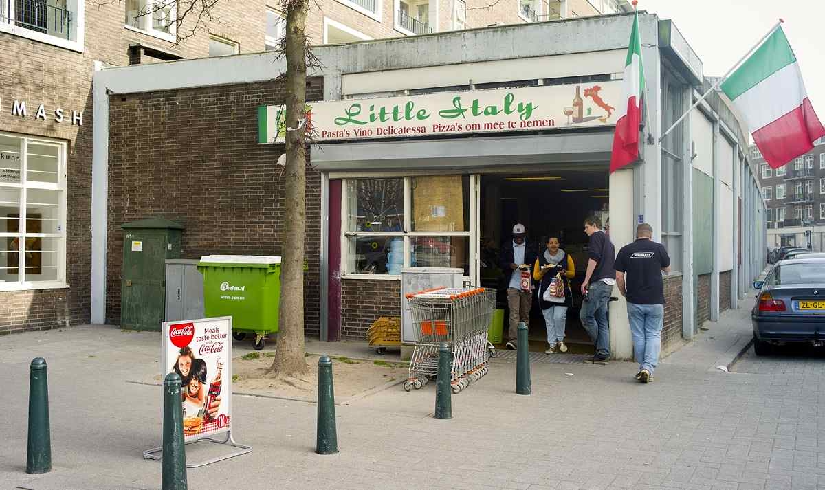 Antonio doet al 30 jaar zijn 'eigen ding' in Little Italy - De Buik van ...